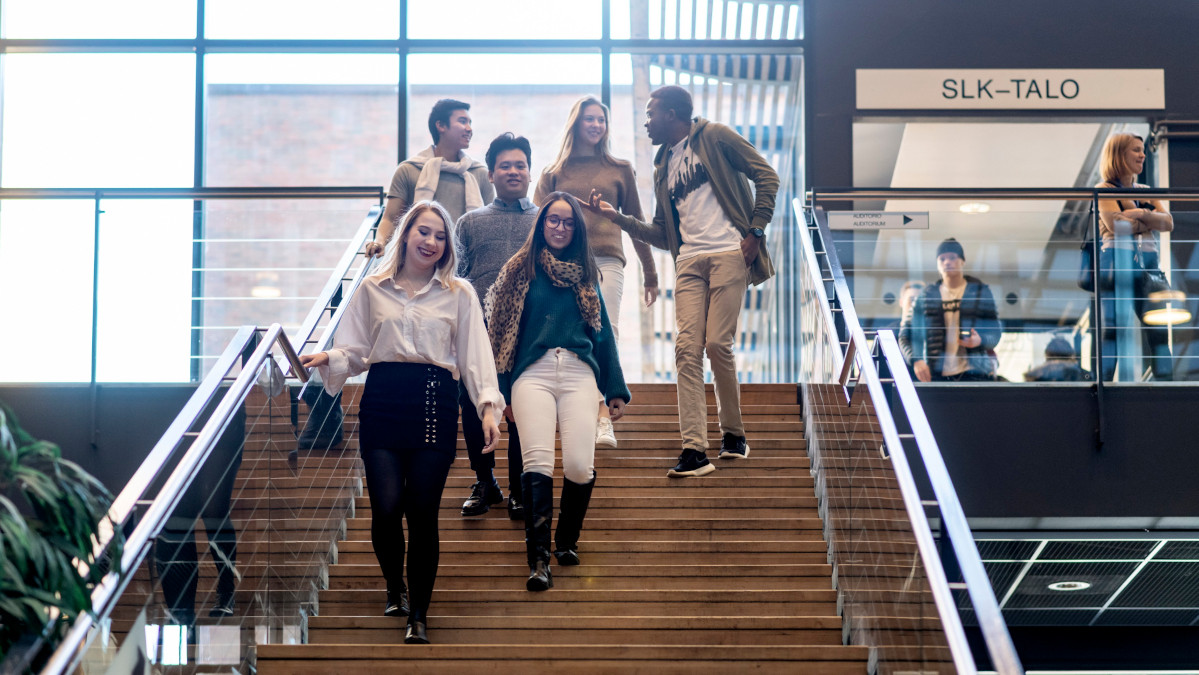 Ammattikorkeakoulut kansainvälisen opiskelijatulvan aalloilla - Haaga ...